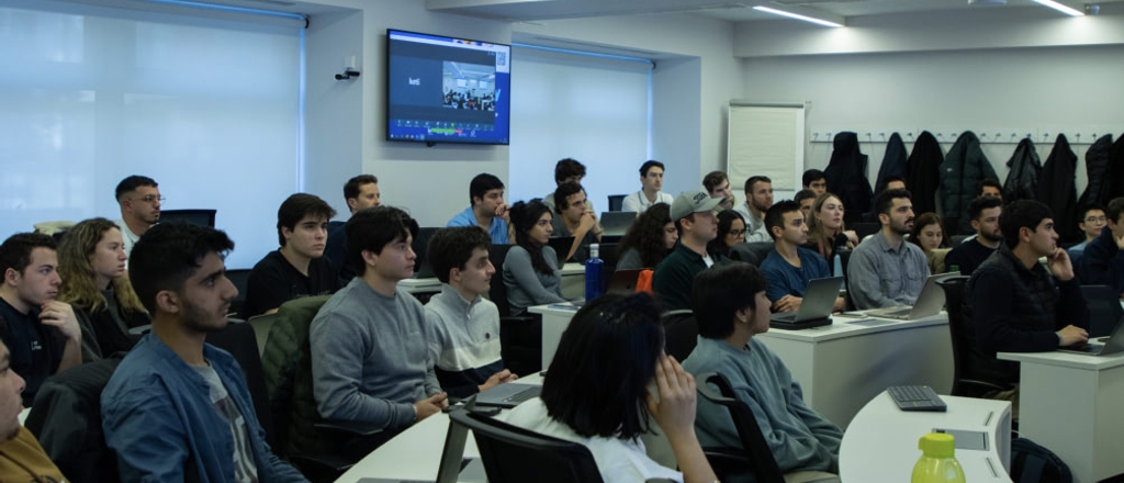 Google Developer Students Club Teaches How to Get Ready for Tech Interview