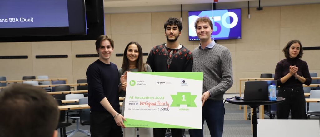 Students from IE Sci-Tech School Participate in the AI Hackathon