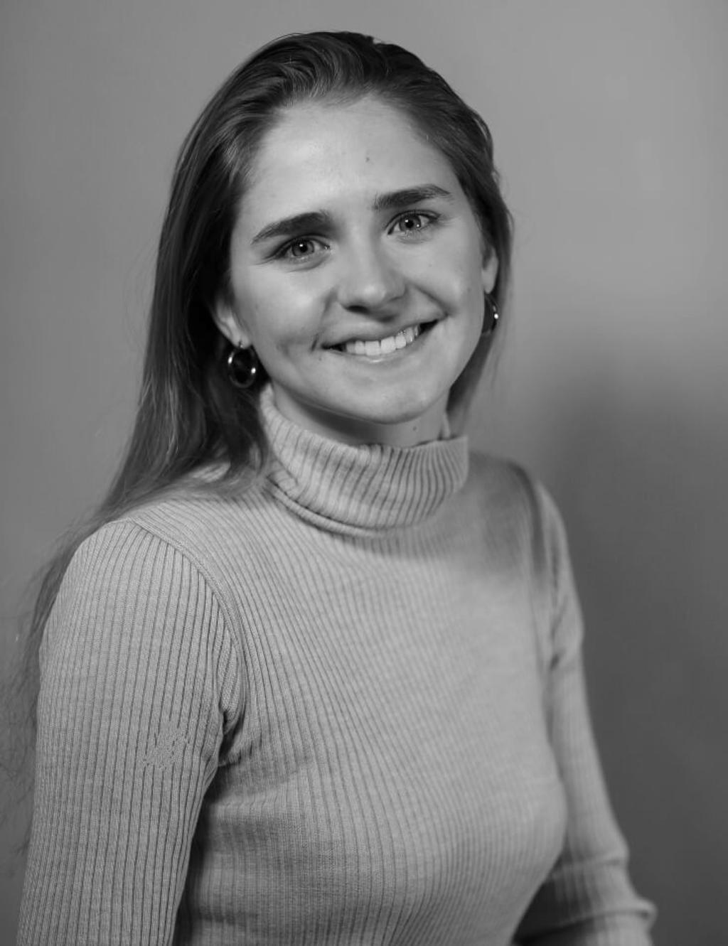 Laura Villax | IE University