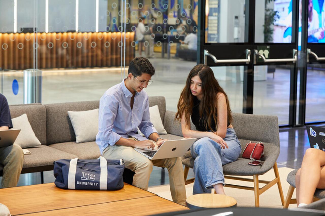 Study Plan - Bachelor in Fashion Design | IE University