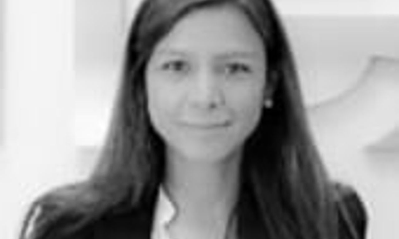 Carla Szemzo - Faculty | IE