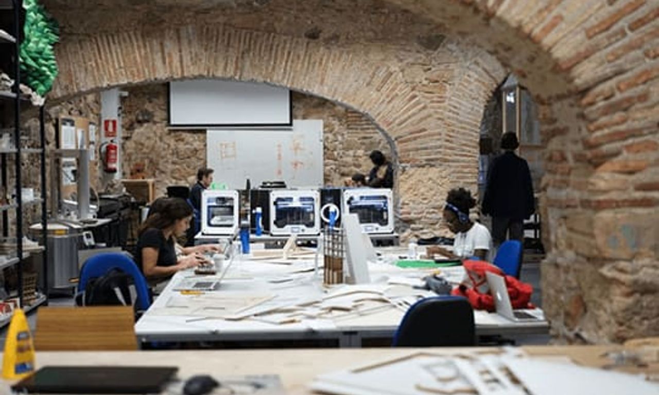 Contact the Fab Lab | IE School of Architecture and Design