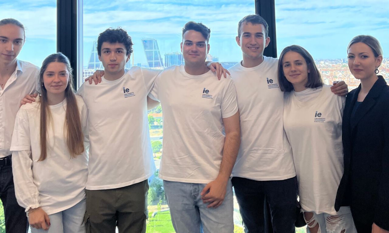 Robotics Club at IE School of Science and Technology Hosts Madrid Teen ...