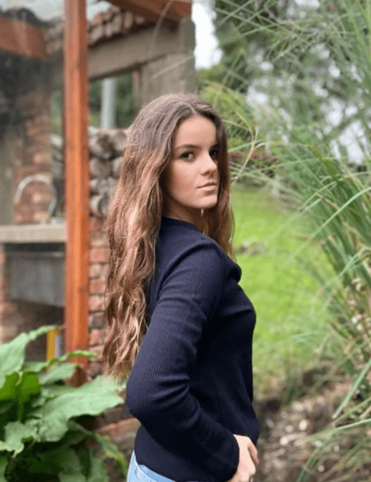 Laura Villax - Experience | IE University